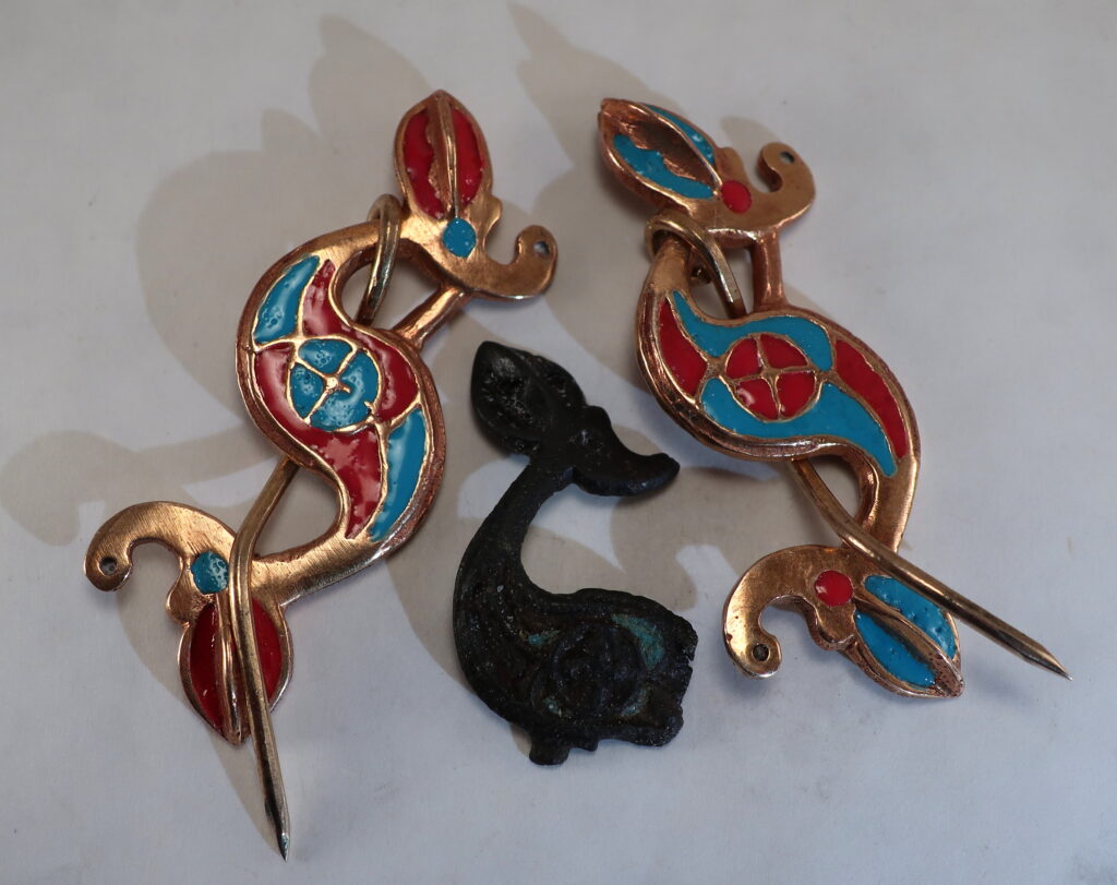 DRAGONESQUE BROOCH – Gaukler Medieval Wares – Knowne World Courtesans